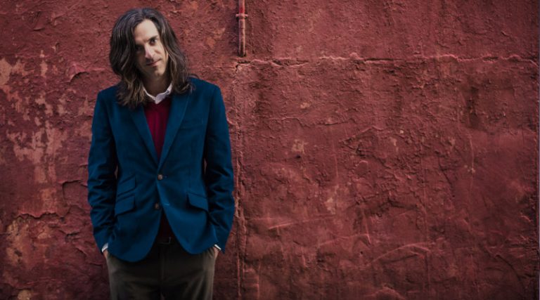 David Burnett publica su debut, que presentará en Madrid y Barcelona ...