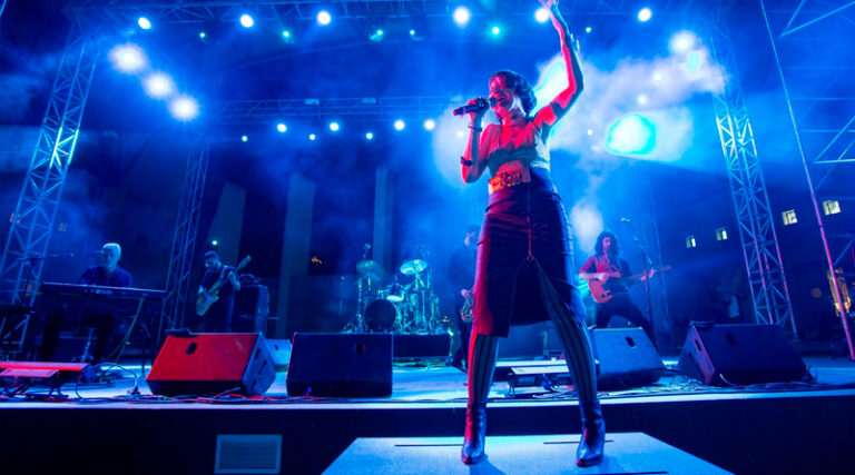 María Guadaña estrena el vídeo en directo de 'Amanece Alimaña' - Muzikalia