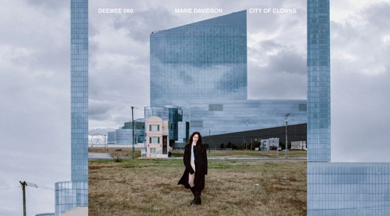 Marie Davidson - City Of Clowns (Deewee/Because Music) - Muzikalia