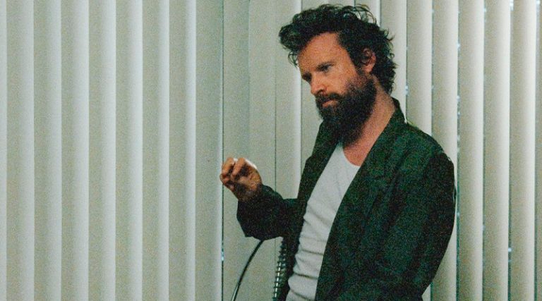 Father John Misty está de vuelta con 'The Old Law' - Muzikalia